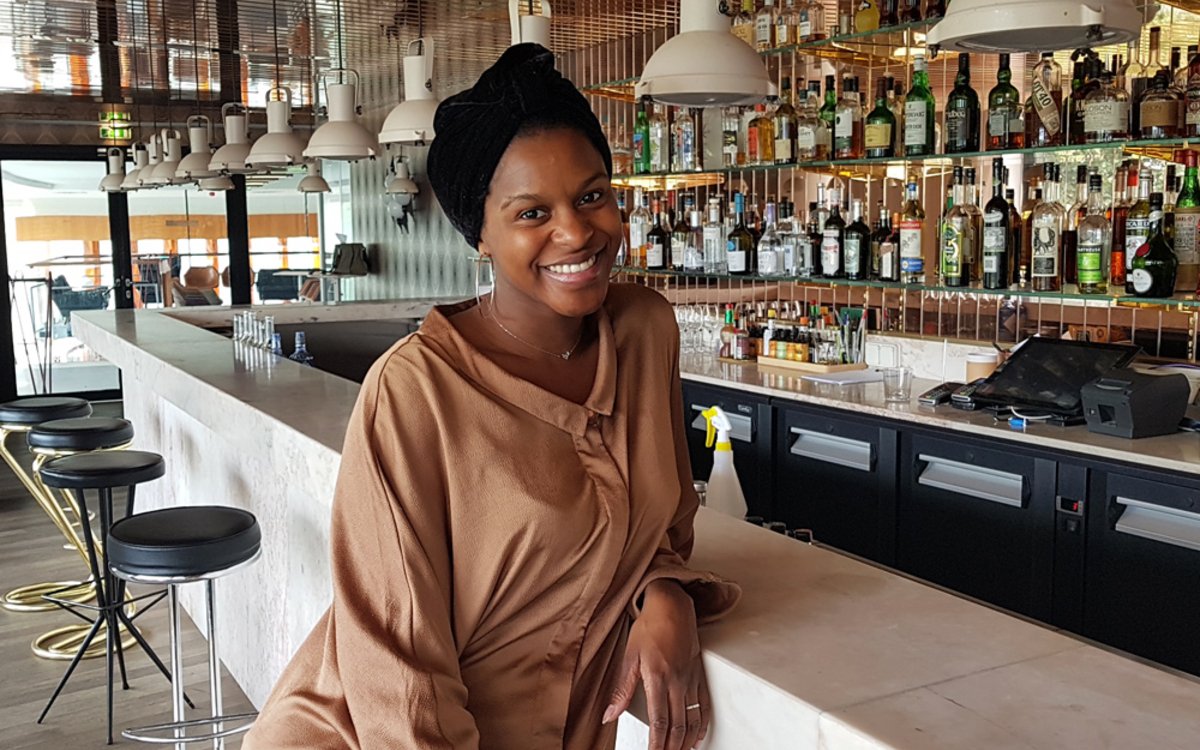 Les humoristes noirs français qui illuminent la scène en 2025